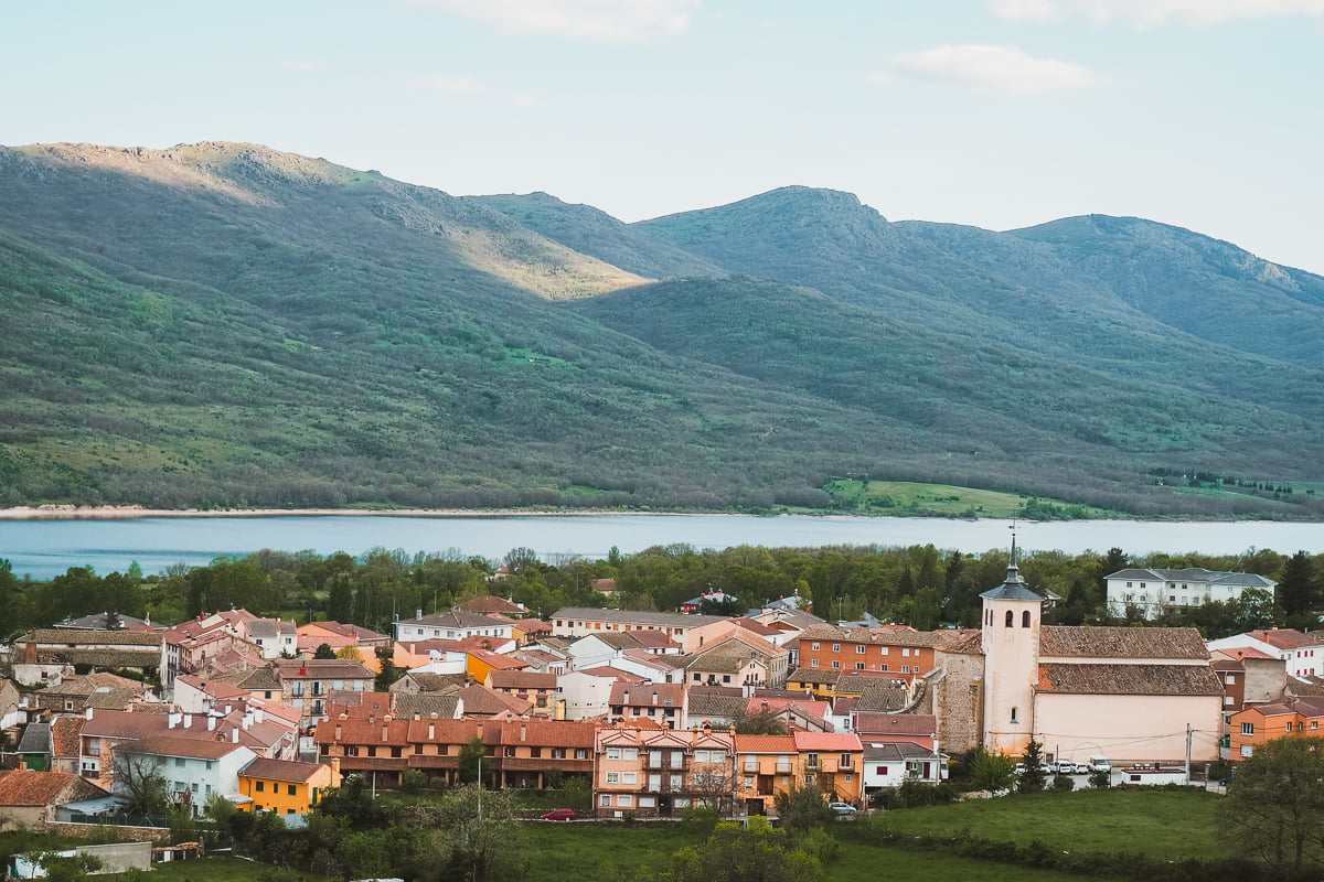 Lozoya, cómo llegar y qué hacer en este pueblo